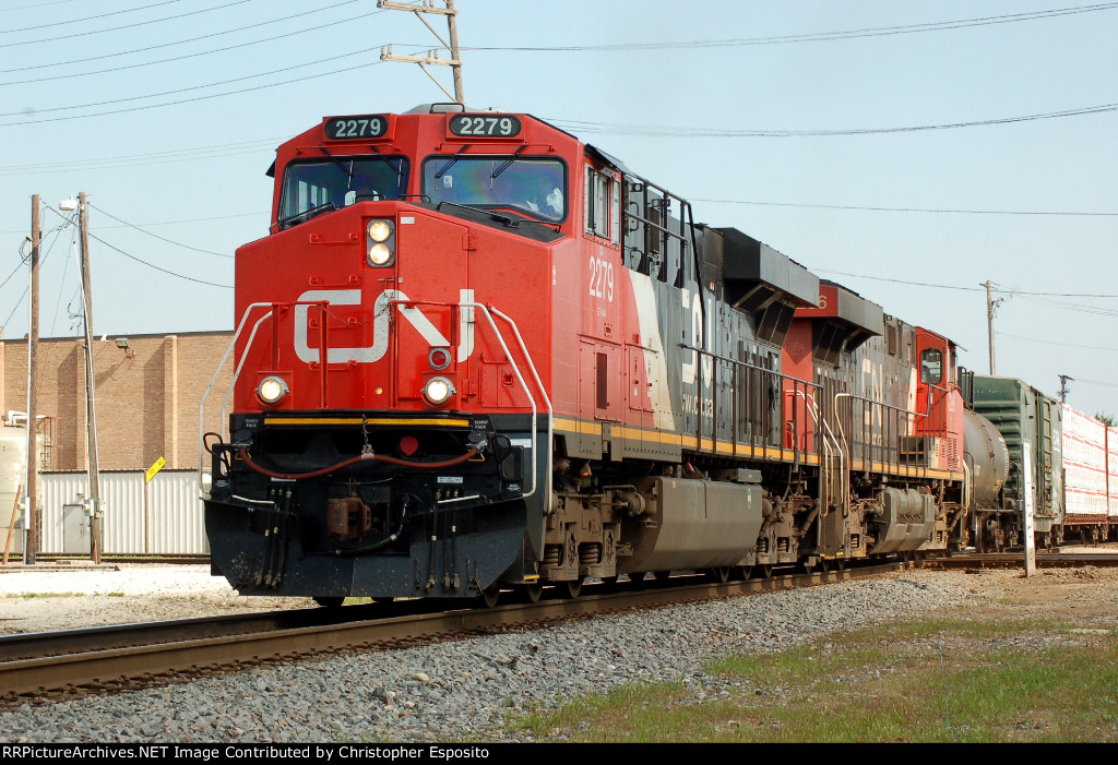CN ES44DC 2279